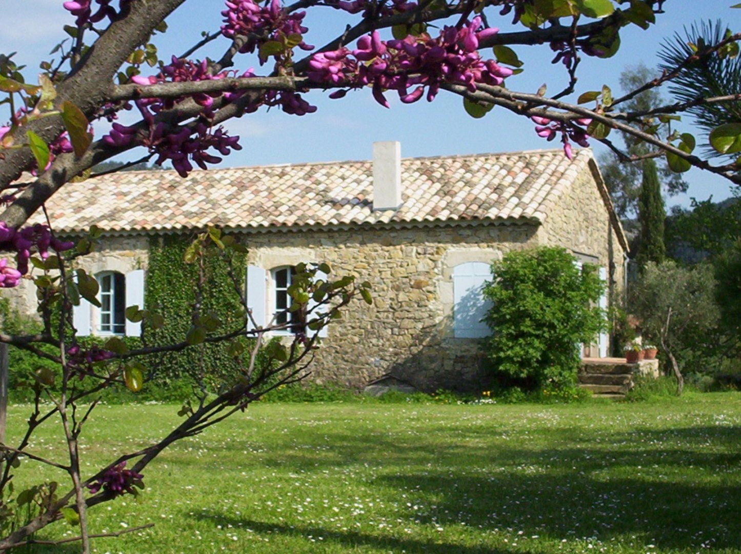 Gîte Ardèche Méridionale, gîte Vesseaux, parc naturel régional des ...