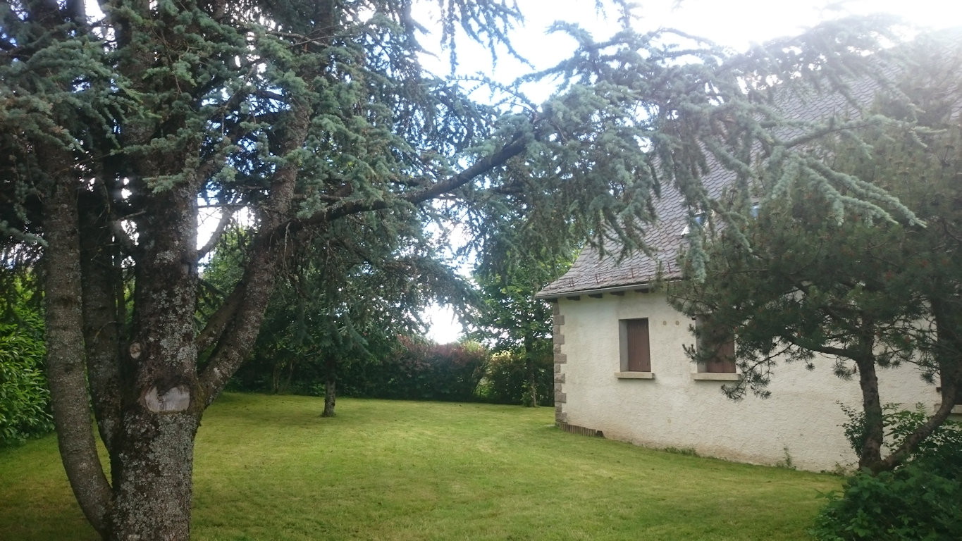 Maison récente type traditionnelle (9 couchages), maison Trizac, Auvergne