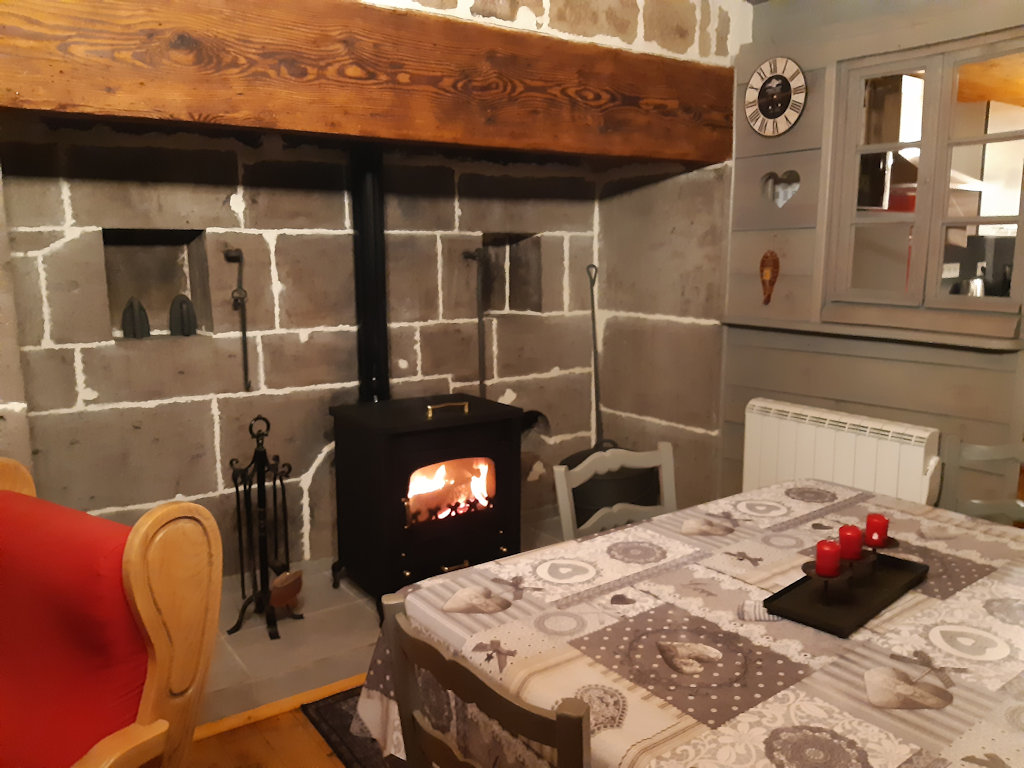 Gîte Fontaine du Barry - Gîte à Albepierre Bredons dans le Cantal (15)