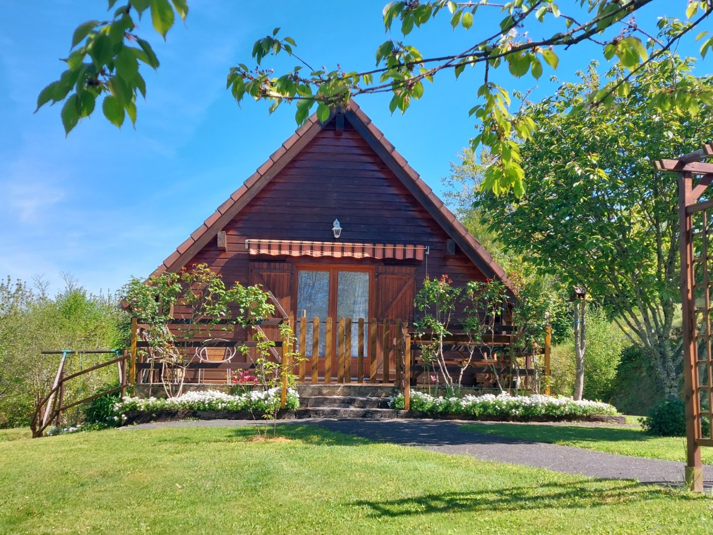 La petite maison en bois au sud de Sarlat, chalet Vézac, Sarlat et le ...