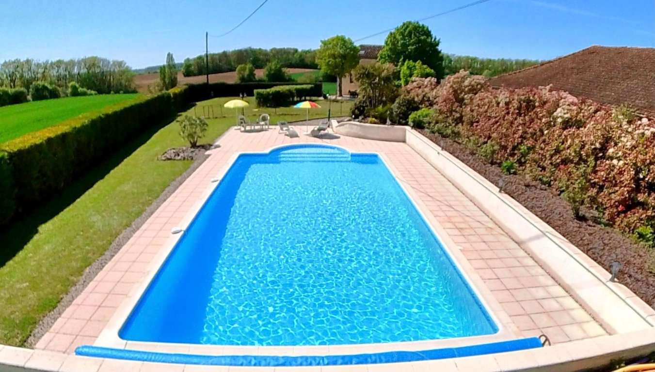 Quaint Rural Gite, Large Pool 5mins From Historic Village, rural gîte ...