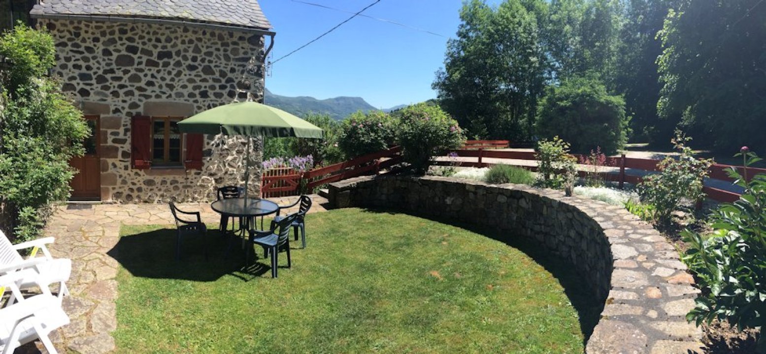 Gite "Les Banes" neuf et indépendant, gite Saint-Sauves d'Auvergne ...