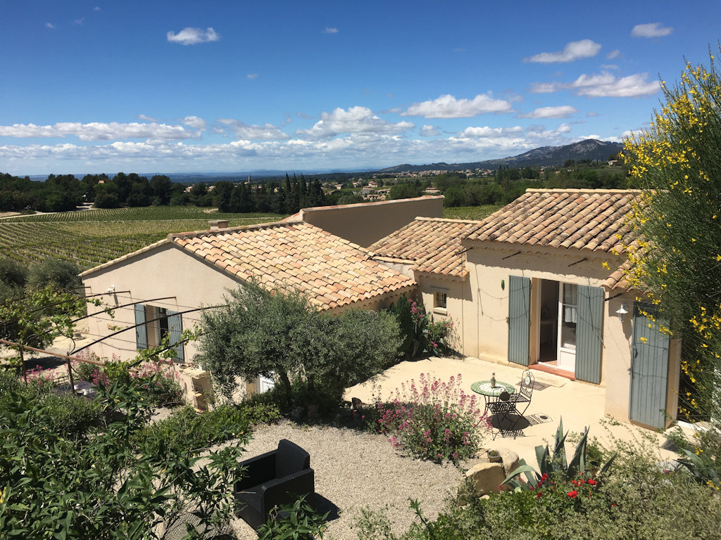 Gîte, Mas provençal au pied du Mont Ventoux belle vue 3 chambres ...