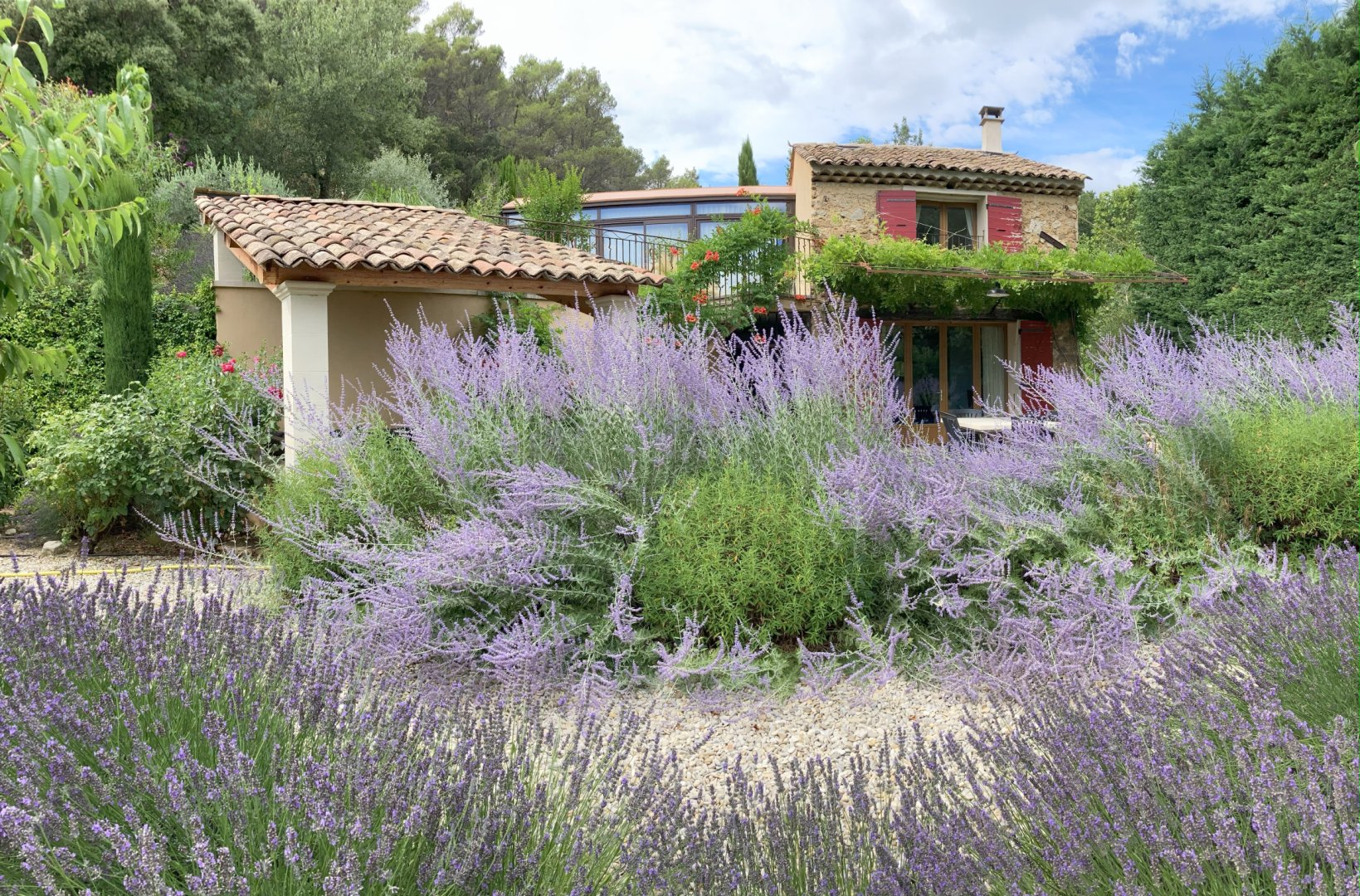 Mazet provençal en bord de ruisseau proche Dentelles, house Lafare ...